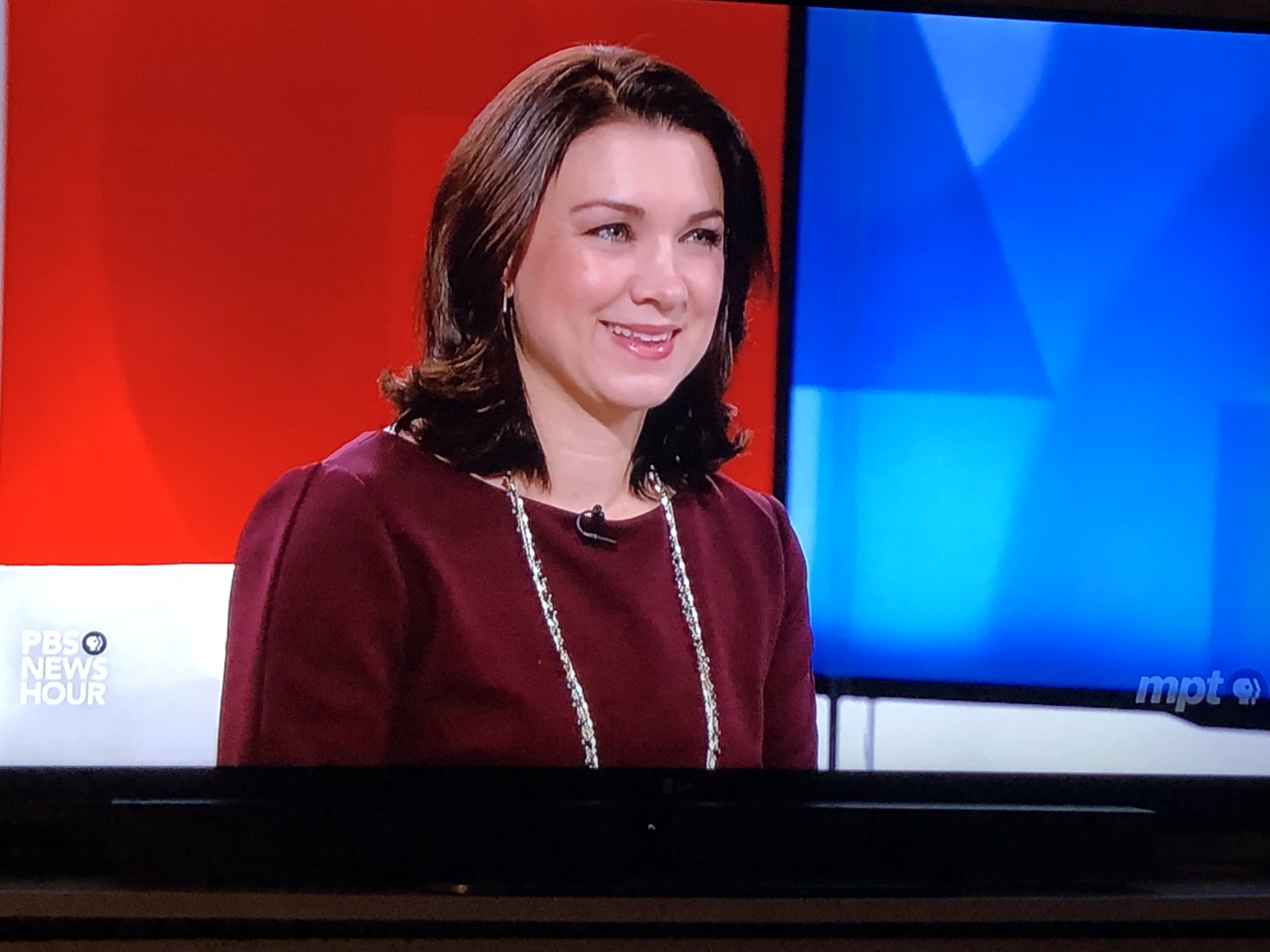 Extra, Extra! Tam Nails It! – What's Judy Woodruff Wearing?