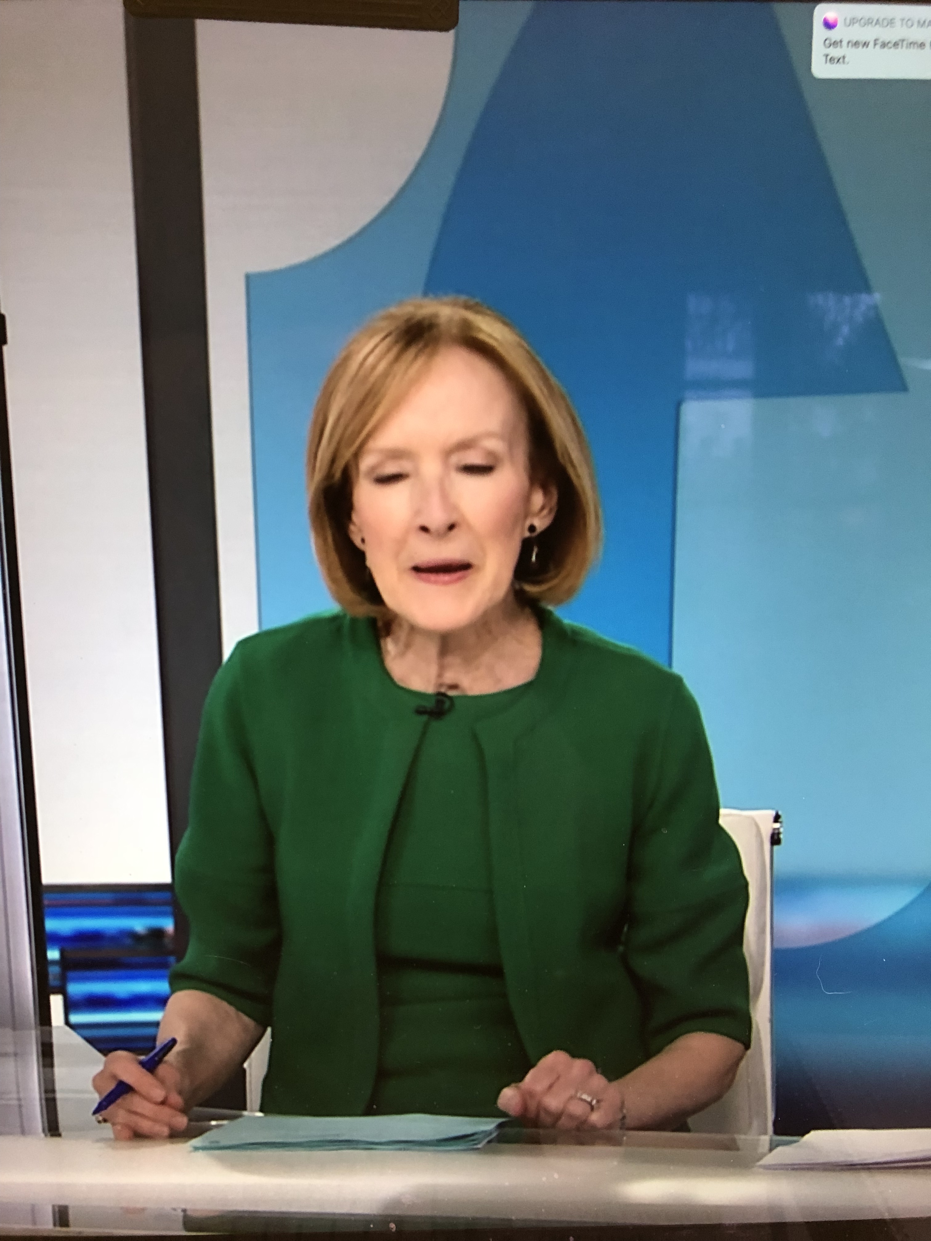 Happy Days Are Here Again! – What's Judy Woodruff Wearing?